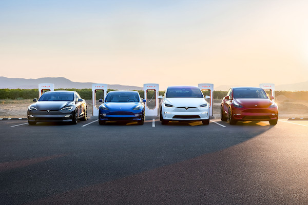 Tesla Adds Starlink Internet To Supercharger Stations For Drivers To ...