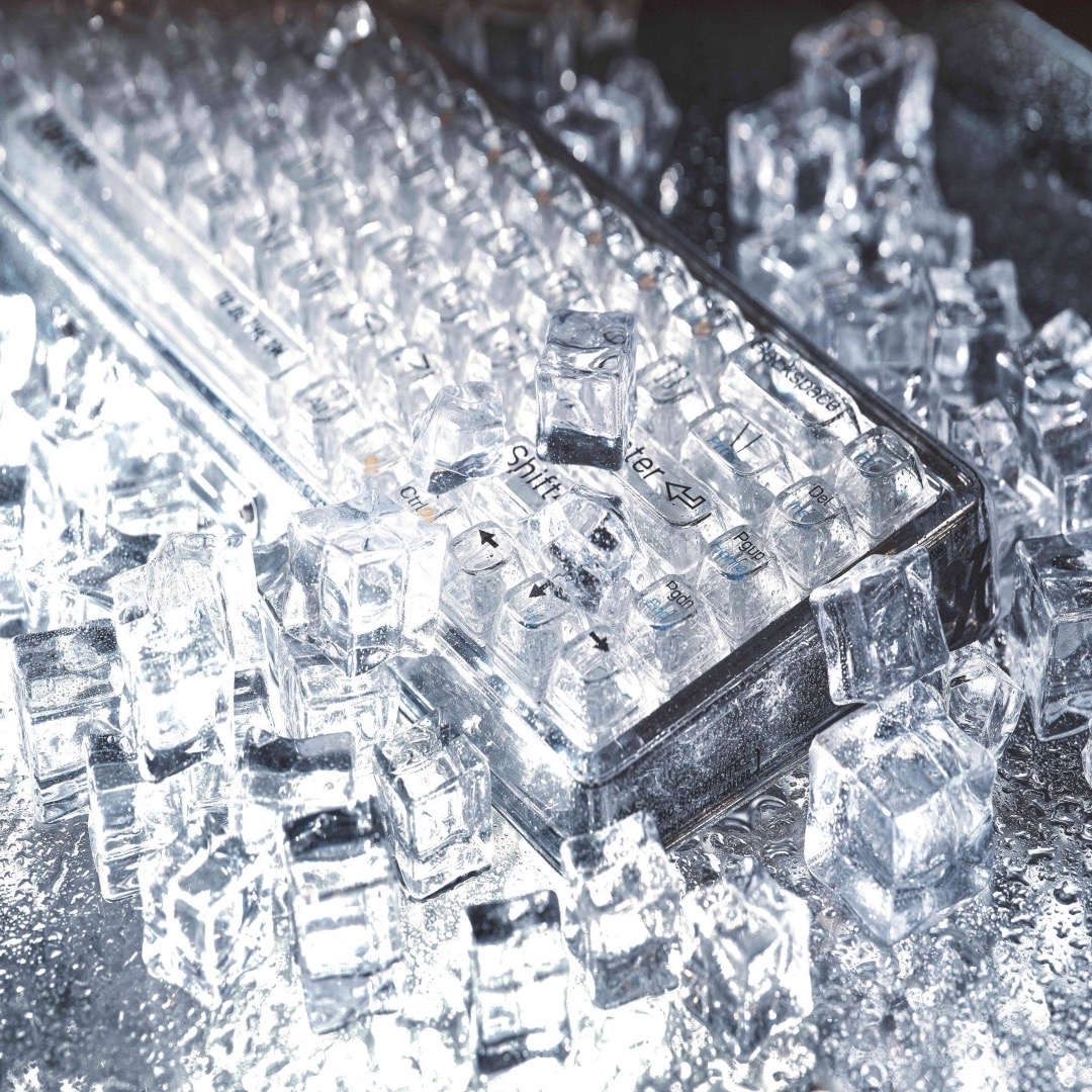 Crystal-Clear Mechanical Keyboard Makes It Look Like You’re Typing On ...