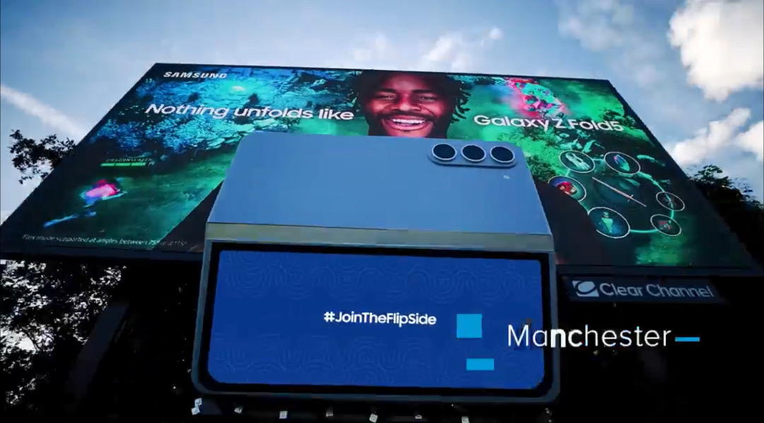 Samsung ‘Flips’ Billboards To Parade Its Foldable Phones As True Giants ...