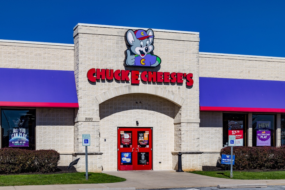 Why Does Chuck E. Cheese Still Rely On Floppy Disks To Run Its Iconic ...