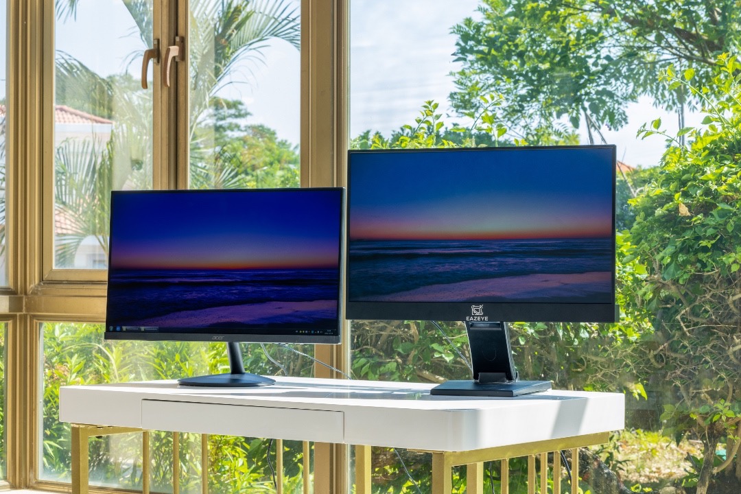 Squint Your Eyes No More With World’s First Naturally Backlit Monitor ...