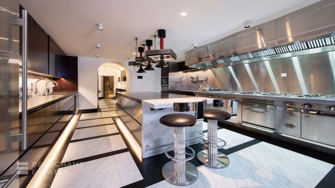 Gucci’s Former HQ Attracts Offers From Tycoons To Live In It ...