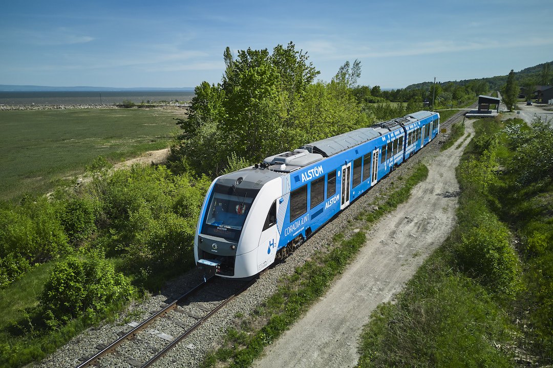 First Hydrogen Train In North America Sets Off, Now Passes Through ...