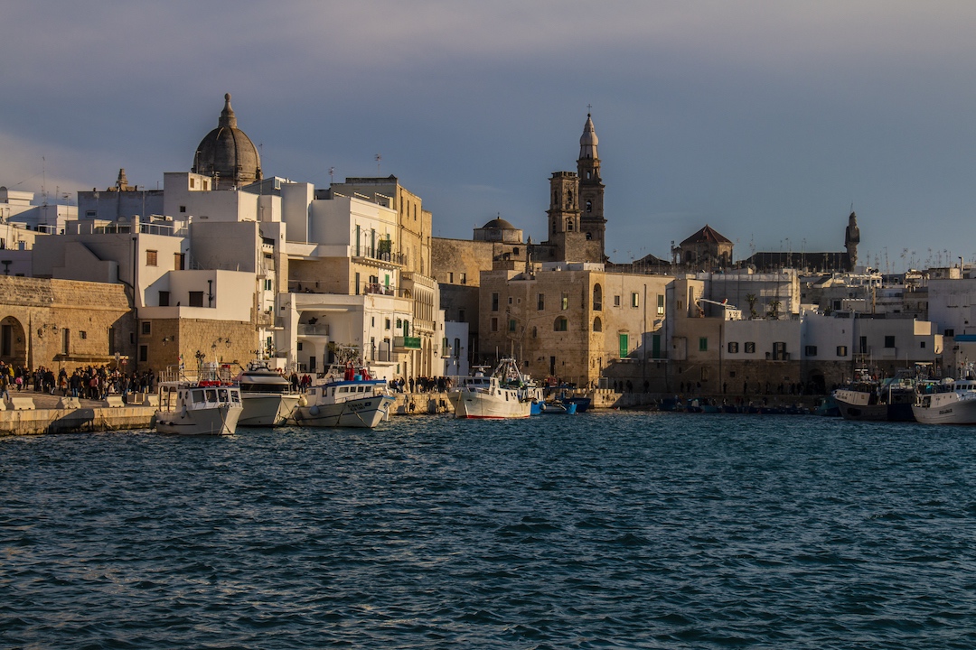 Curvy Mermaid Statue Lures Consternation In Southern Italian Fishing ...