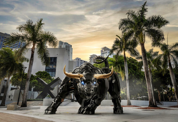 Miami Debuts Rivaling Bionic Twin Of Wall Street’s ‘Charging Bull ...