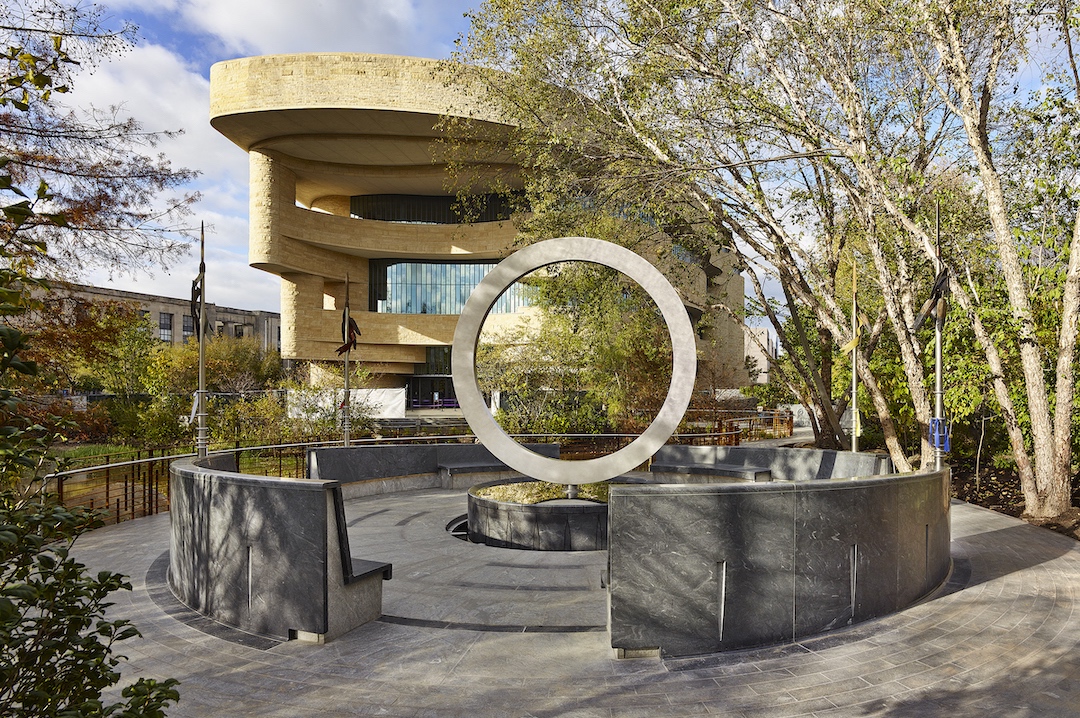 Washington DC Debuts Memorial Honoring The Bravery Of Native American ...