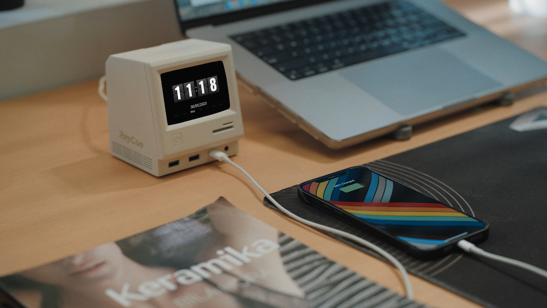 Hook Up Your Workspace With A Mini Retro 14-In-1 Docking ‘Computer ...