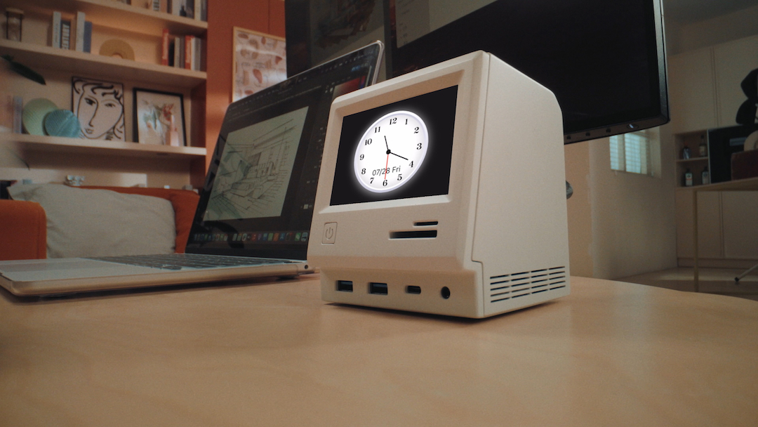 Hook Up Your Workspace With A Mini Retro 14-In-1 Docking ‘Computer ...