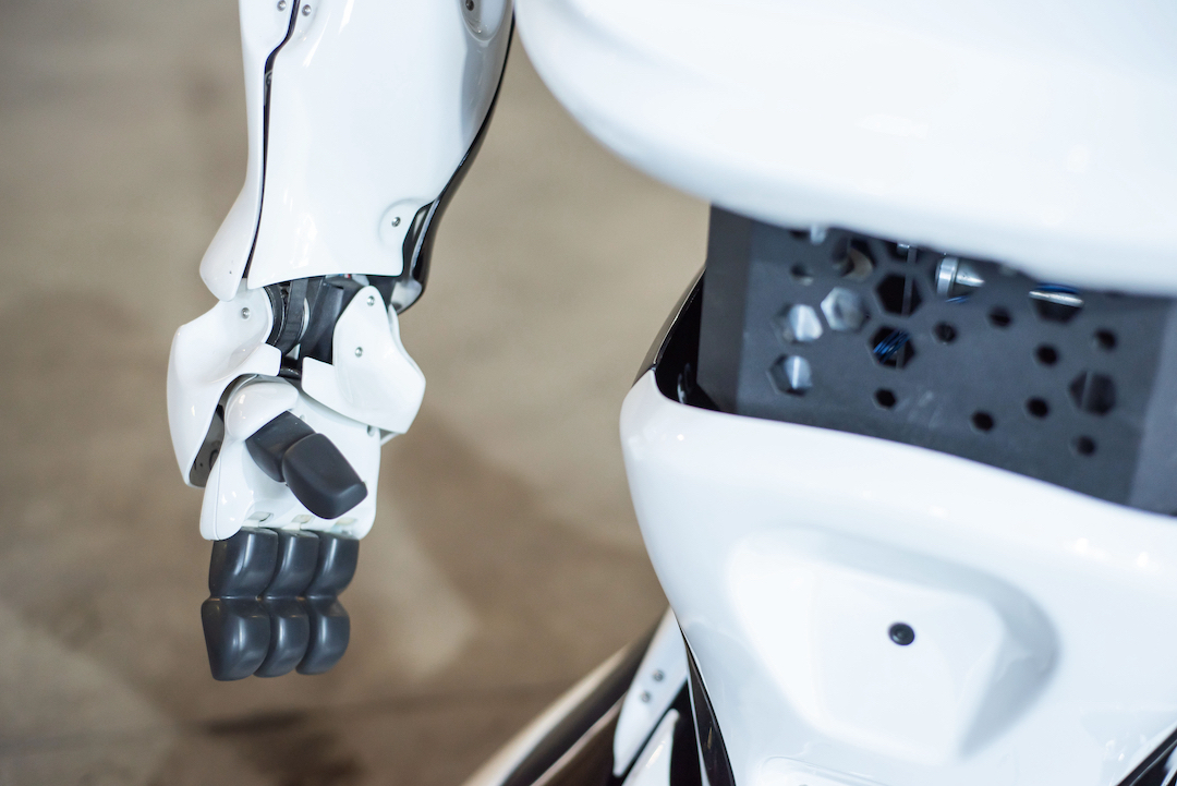 Scientists Want To Develop An Extra Arm You Can Control With Your Mind ...