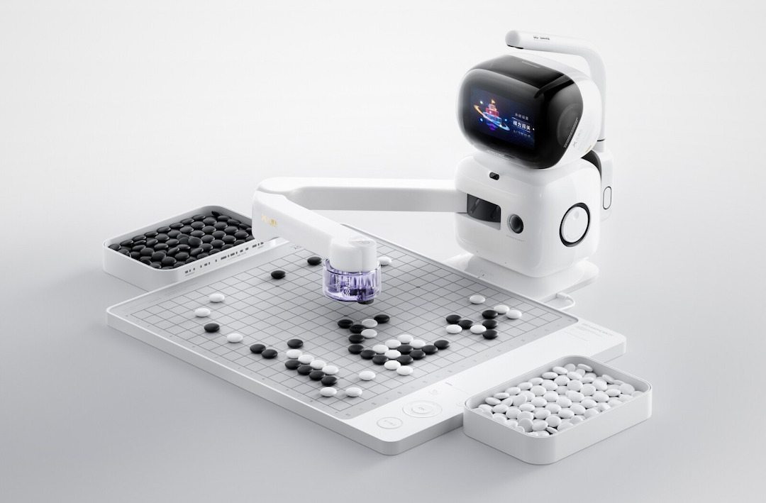 Engineers Unveil AI-Powered Board Game Robot That Teaches You To Play ...