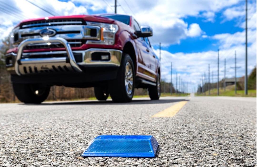 These High-Tech Pavement Markers Help Driverless Cars ‘See’ In Bad ...