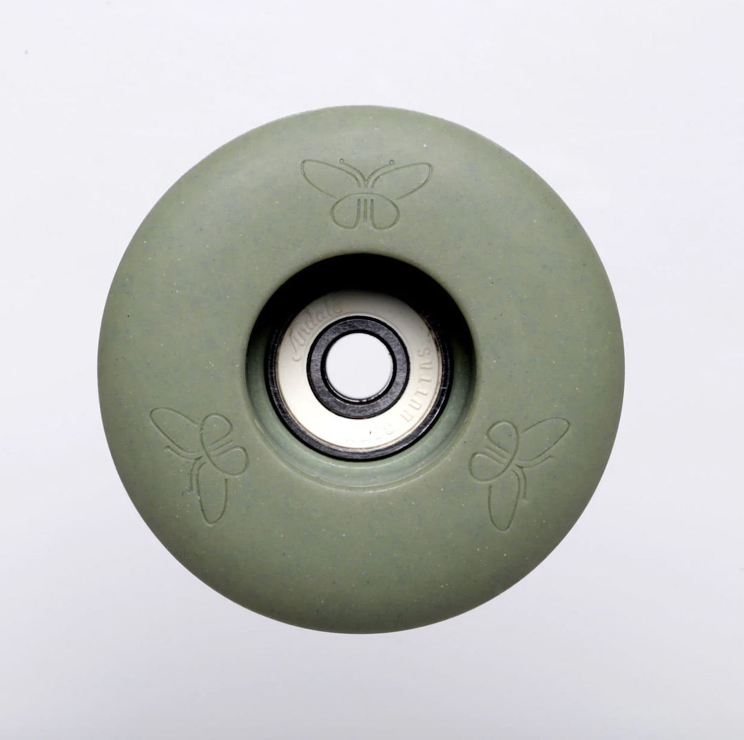 Algae ‘Plastic’ Design Kits Let Creators Build To A Greener Future ...