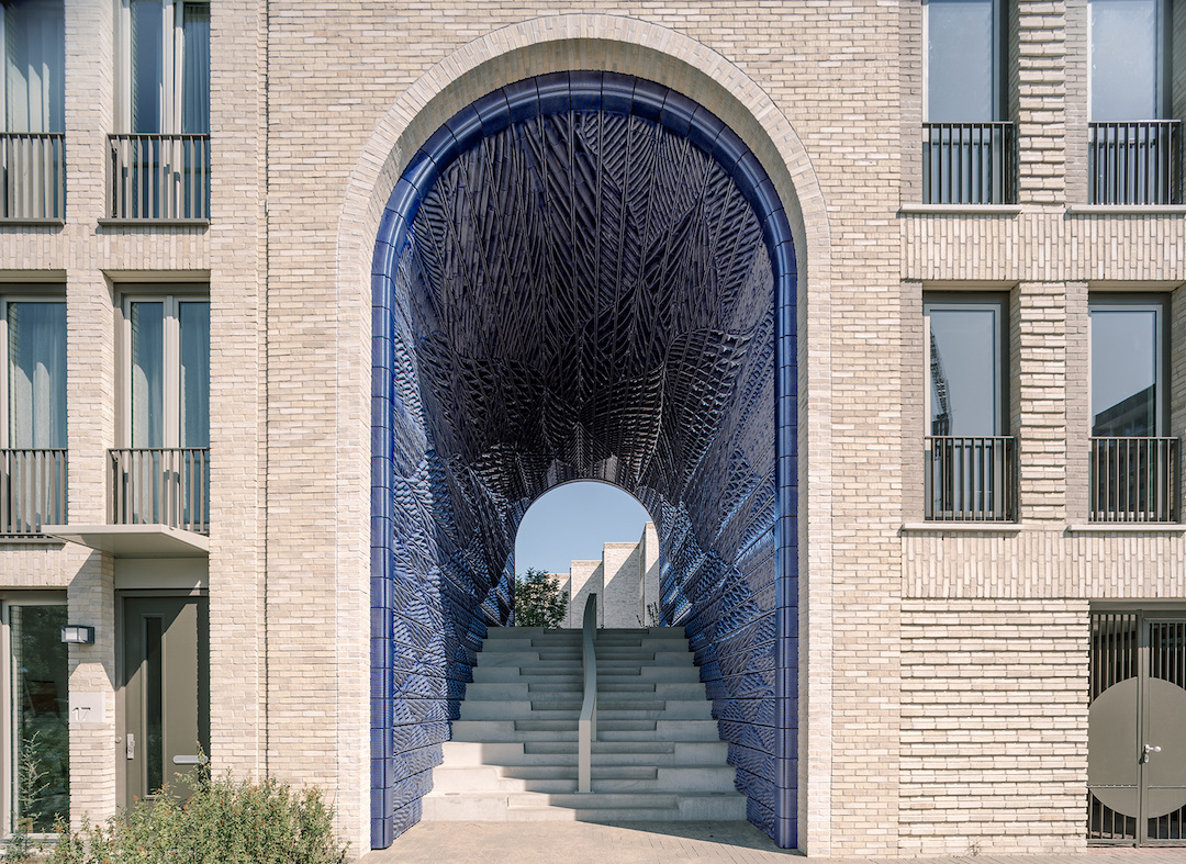 Rippling Waves Of 3D-Printed Ceramic Tiles Flow Along This Dutch ...