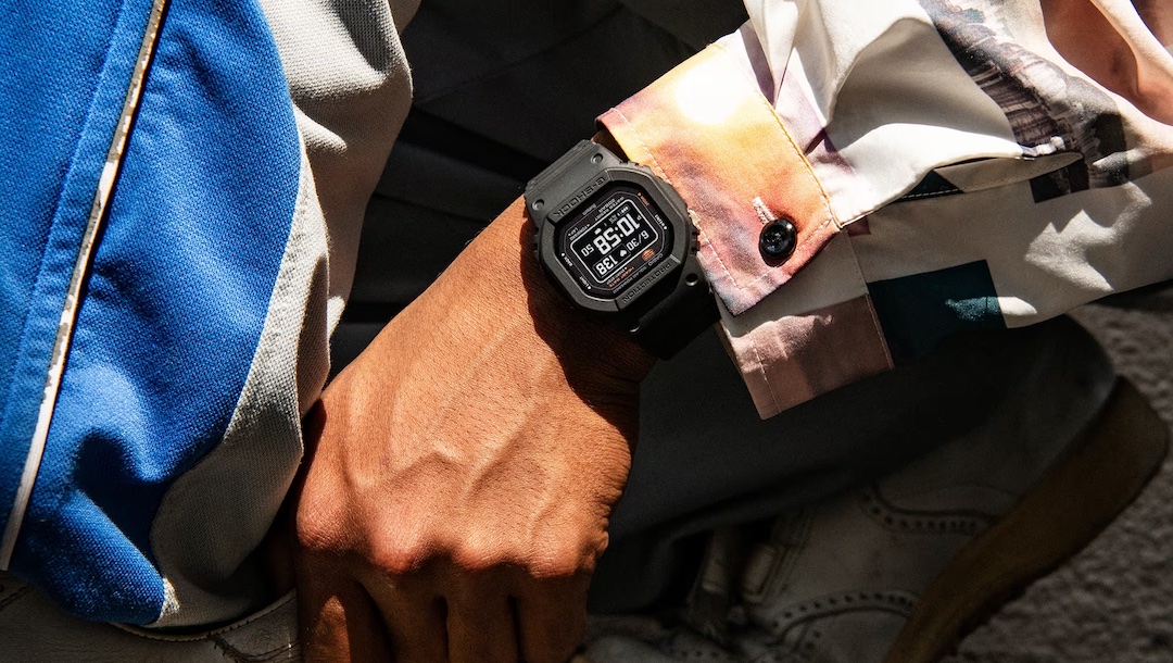 G-SHOCK’s New Smartwatch Is Designed To Look Like Its Original 1983 ...