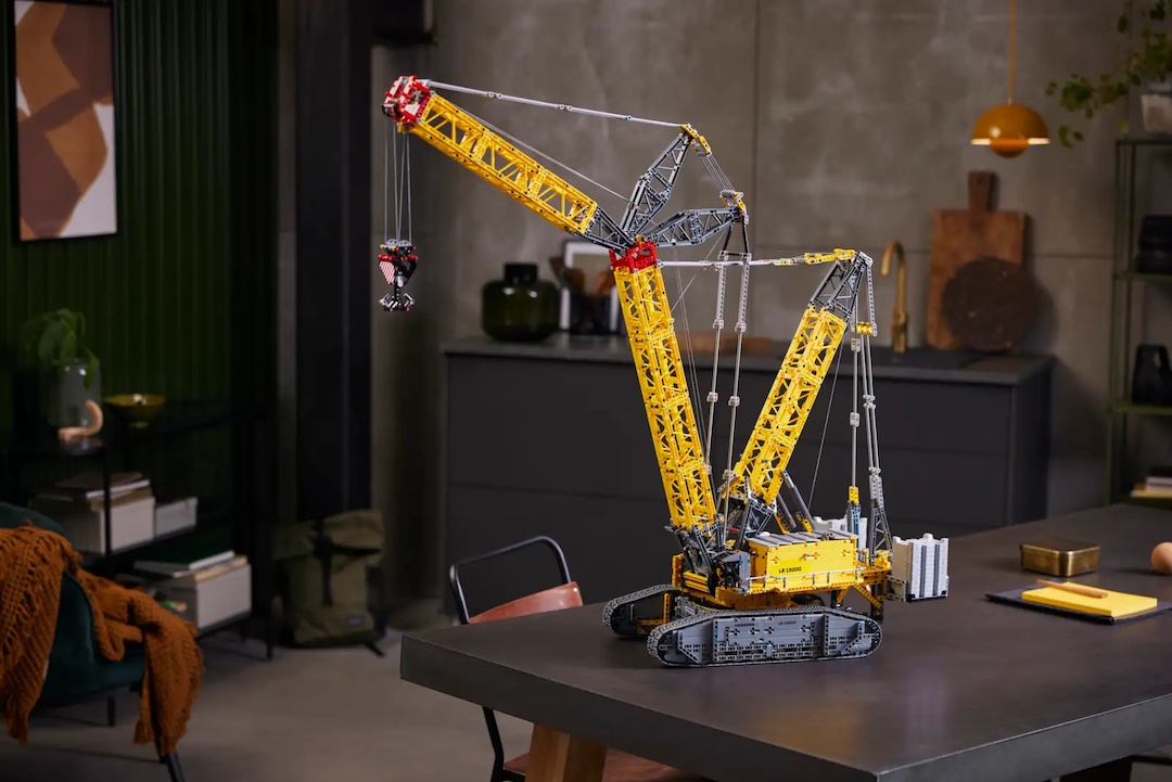 LEGO’s Most Expensive Technic Set Is A $700 Liebherr Crawler Crane ...