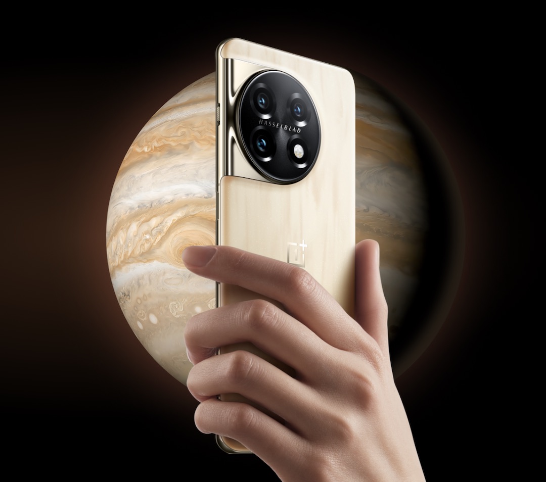 Cosmic Smartphone Looks To The Surface Of Jupiter For Its Design ...
