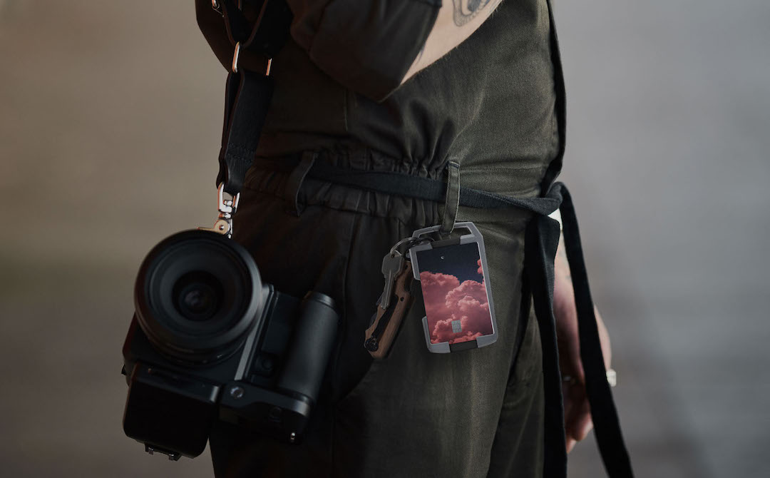 This Next-Gen Wallet Is A Sleek Carry-All For Your Cards, Keys, Cash ...